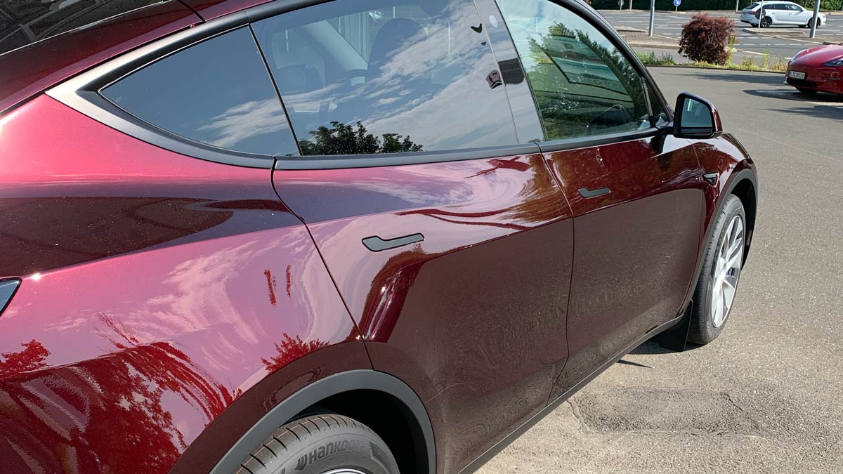Tesla Midnight Cherry Red: special color from Grünheide