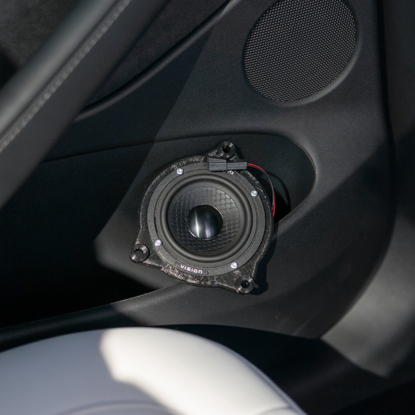 Tesla Model 3/Y: Premium sound system
